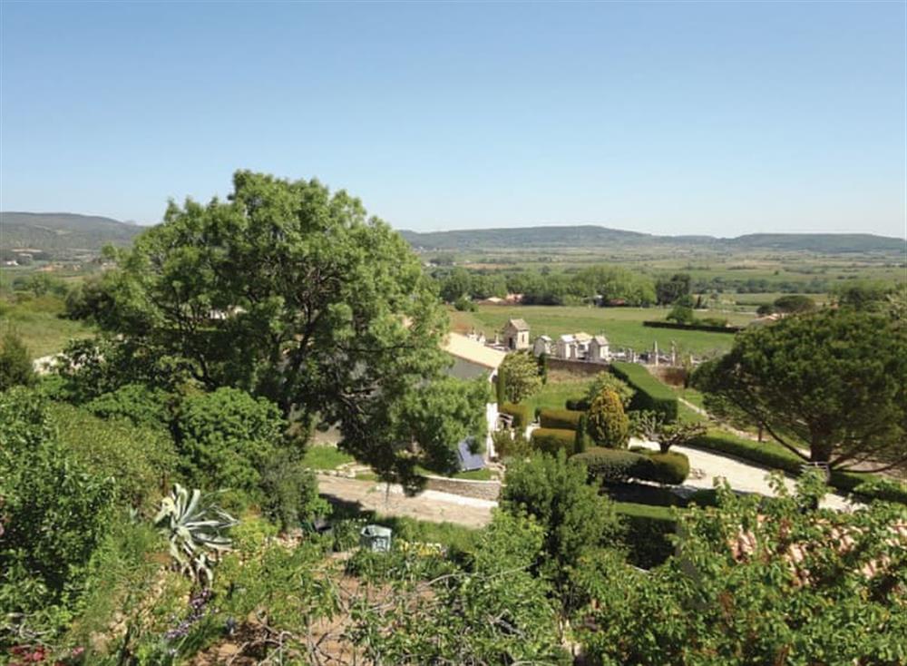 Le Jardinet in Roujan, Languedoc-Roussillon, France sleeps 6