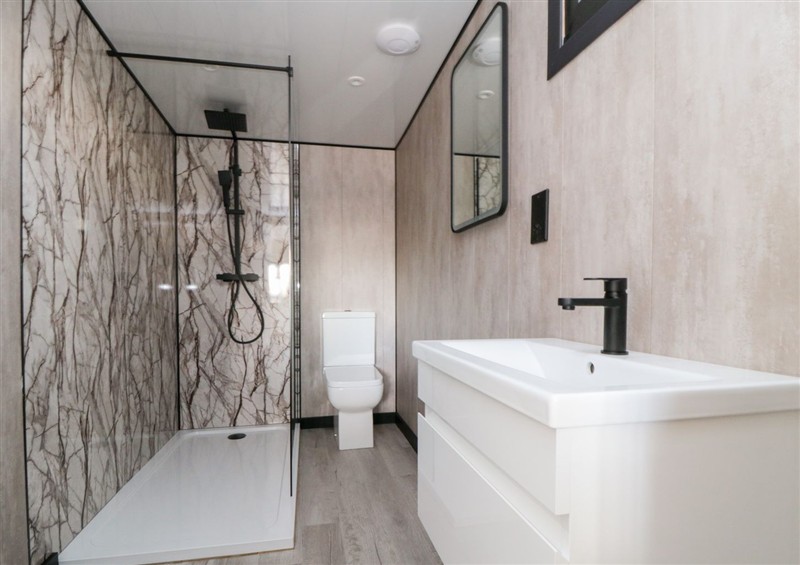 Lodge 2 @ Holmewood Lakes in Yarm, Cleveland sleeps 2