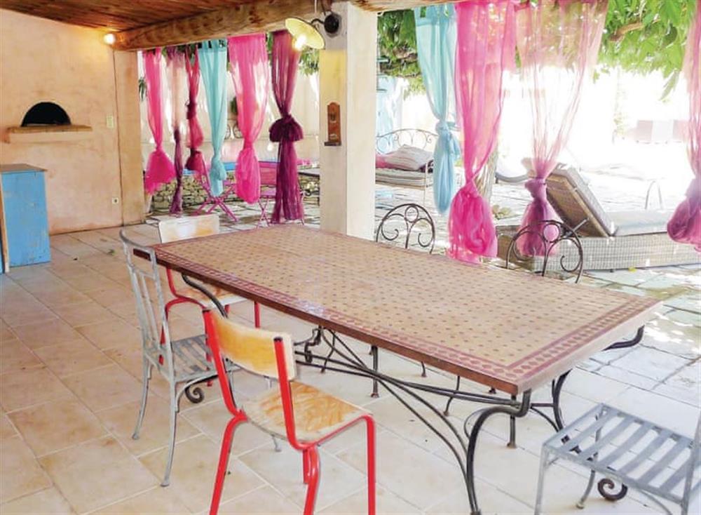 Loustau in Eyguières, near Arles, Bouches-du-Rhône , France sleeps 8