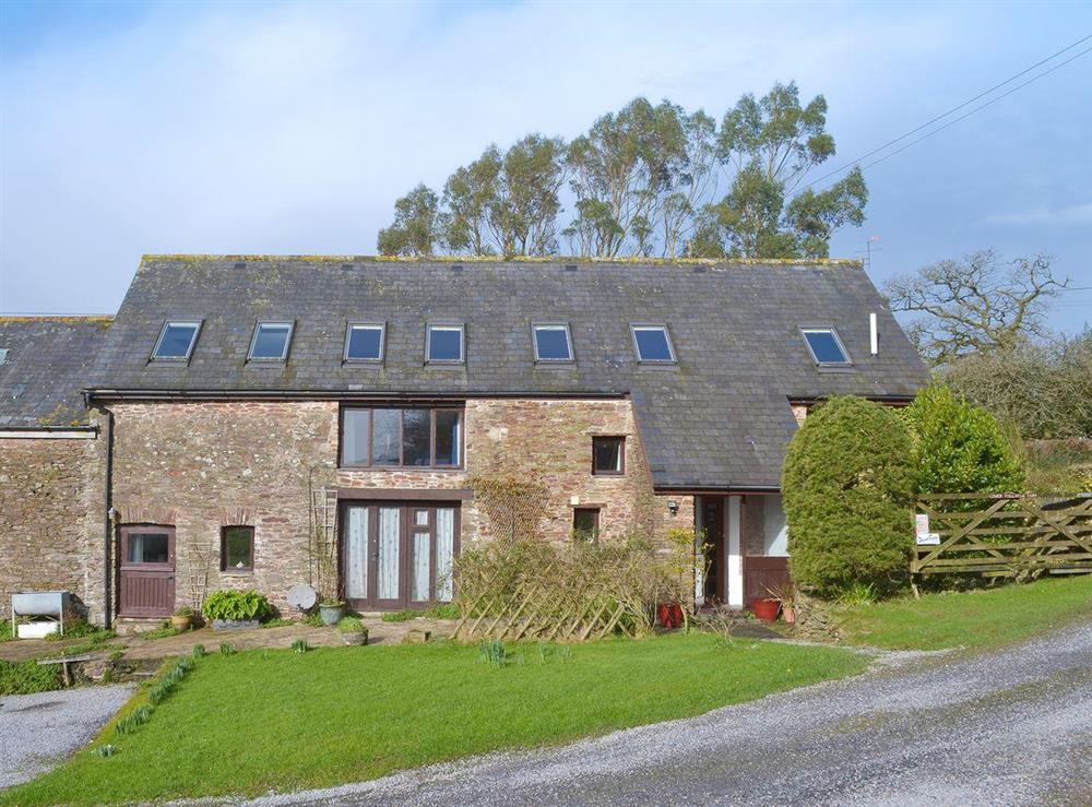 Lower Collaton Farm - The Byre in Blackawton, near Totnes, Devon sleeps 4