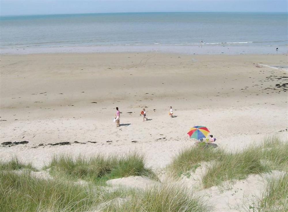 Maison Creances-Plage in Creances-Plage, Manche, France sleeps 6