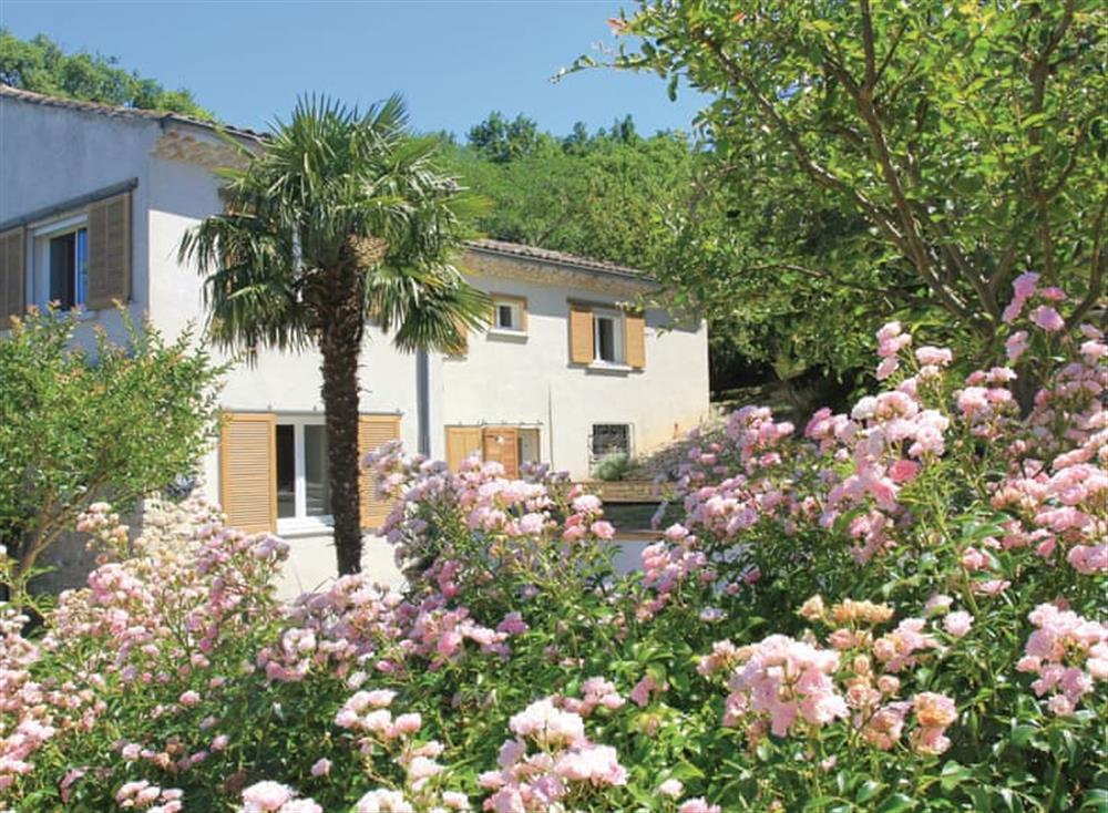 Maison Malataverne in Malataverne, Drôme, France sleeps 10