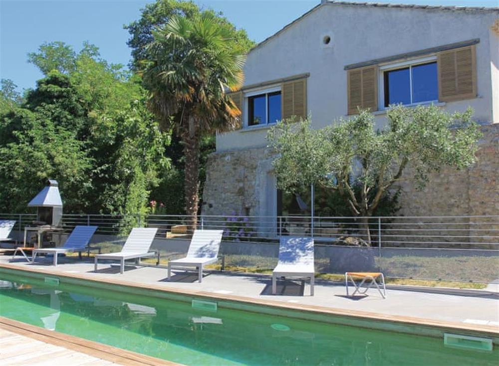 Maison Malataverne in Malataverne, Drôme, France sleeps 10