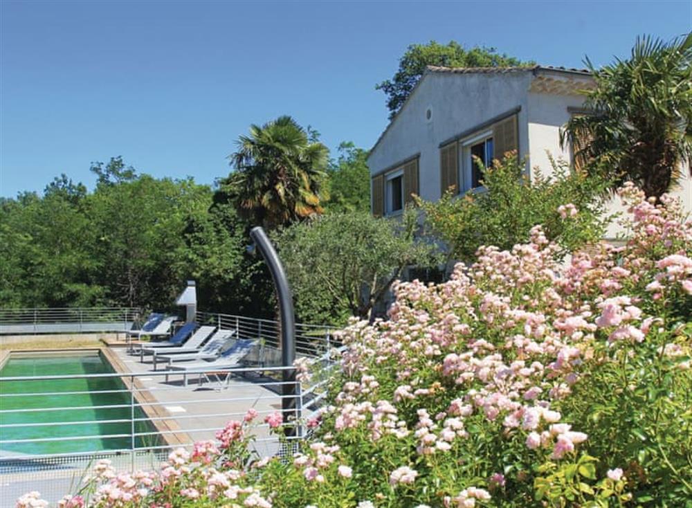 Maison Malataverne in Malataverne, Drôme, France sleeps 10