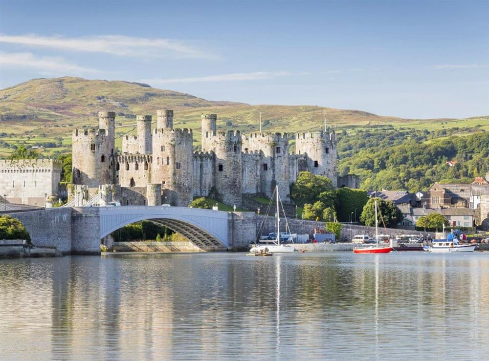 New Street Cottage in Gyffin, Conwy, Gwynedd sleeps 4