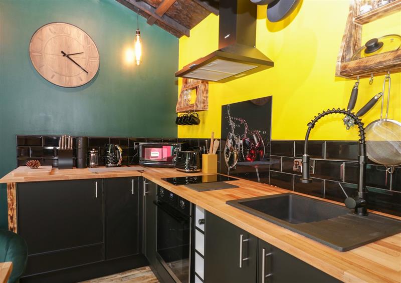 Photos of Shed Gwely, Govilon