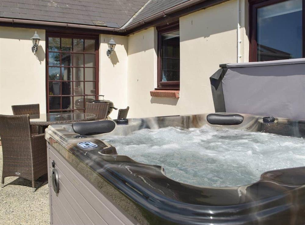 The Barn in Tiers Cross, Pembrokeshire, Dyfed sleeps 6