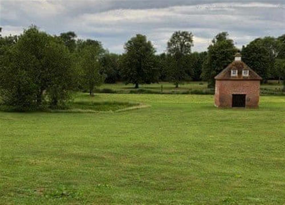 The Stables in Netheravon, near Salisbury, Wiltshire sleeps 4