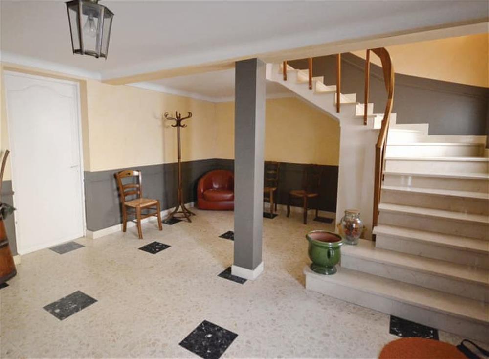 Tulette in France sleeps 8